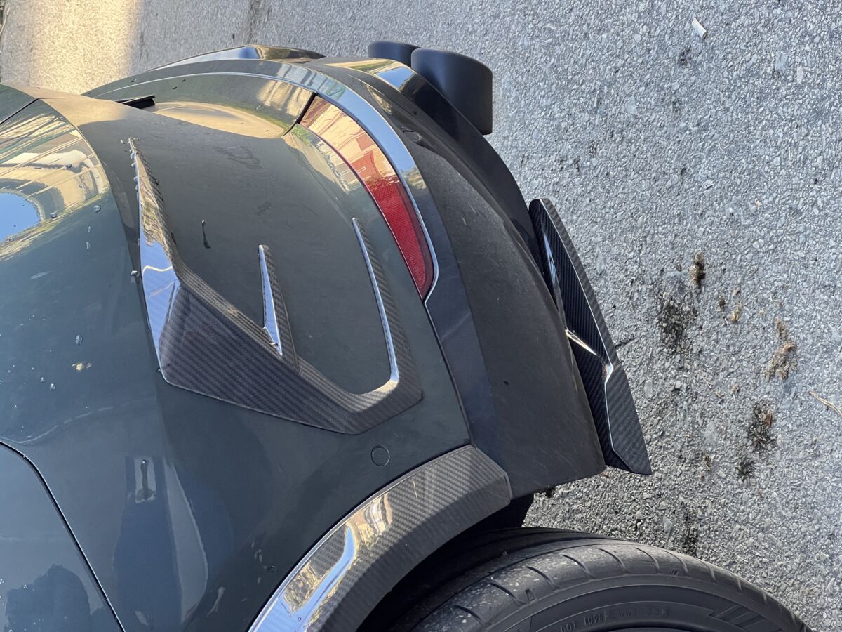 Rear bumper side carbon diffuser flap with fin for Cupra Formentor in ...